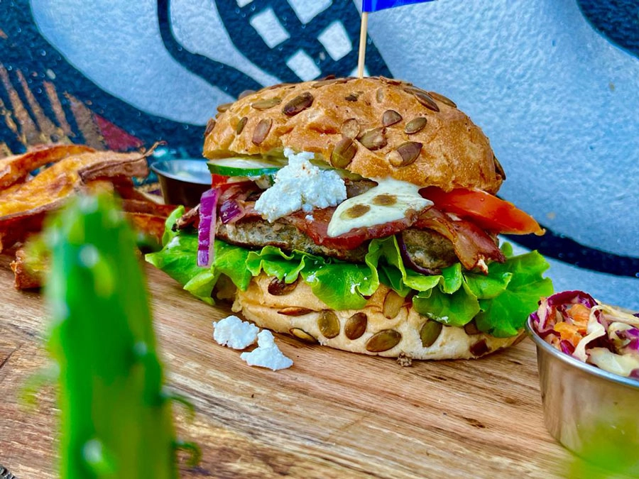 Marfa’s Good Hangout in Curacao | BBQ, Drinks and Vibes