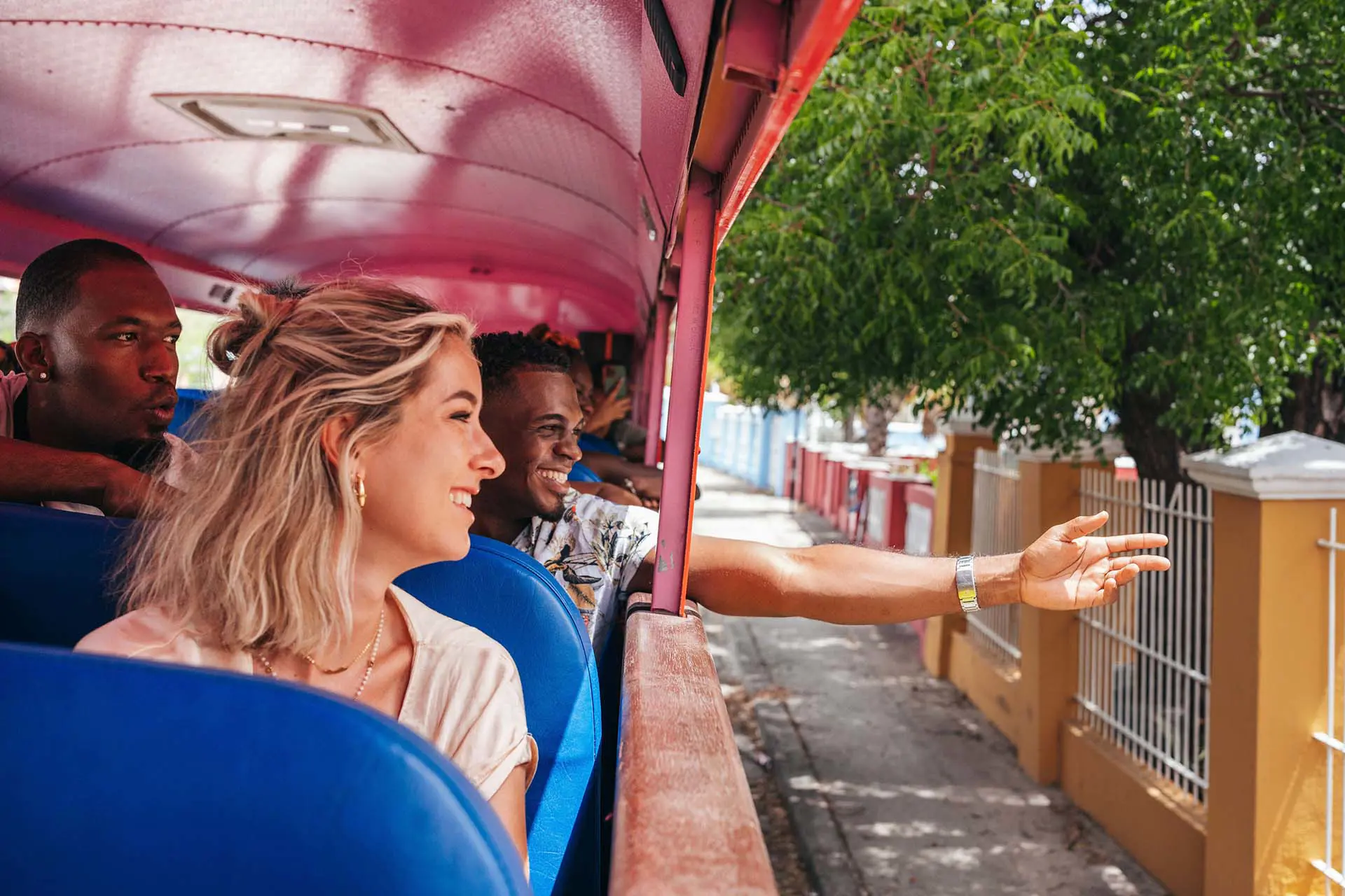 Discover Willemstad Bus Tour | Irie Tours - My Curacao Guide