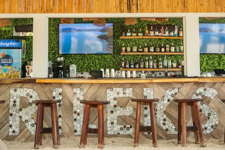 Restaurants & Nightlife | My Curacao Guide